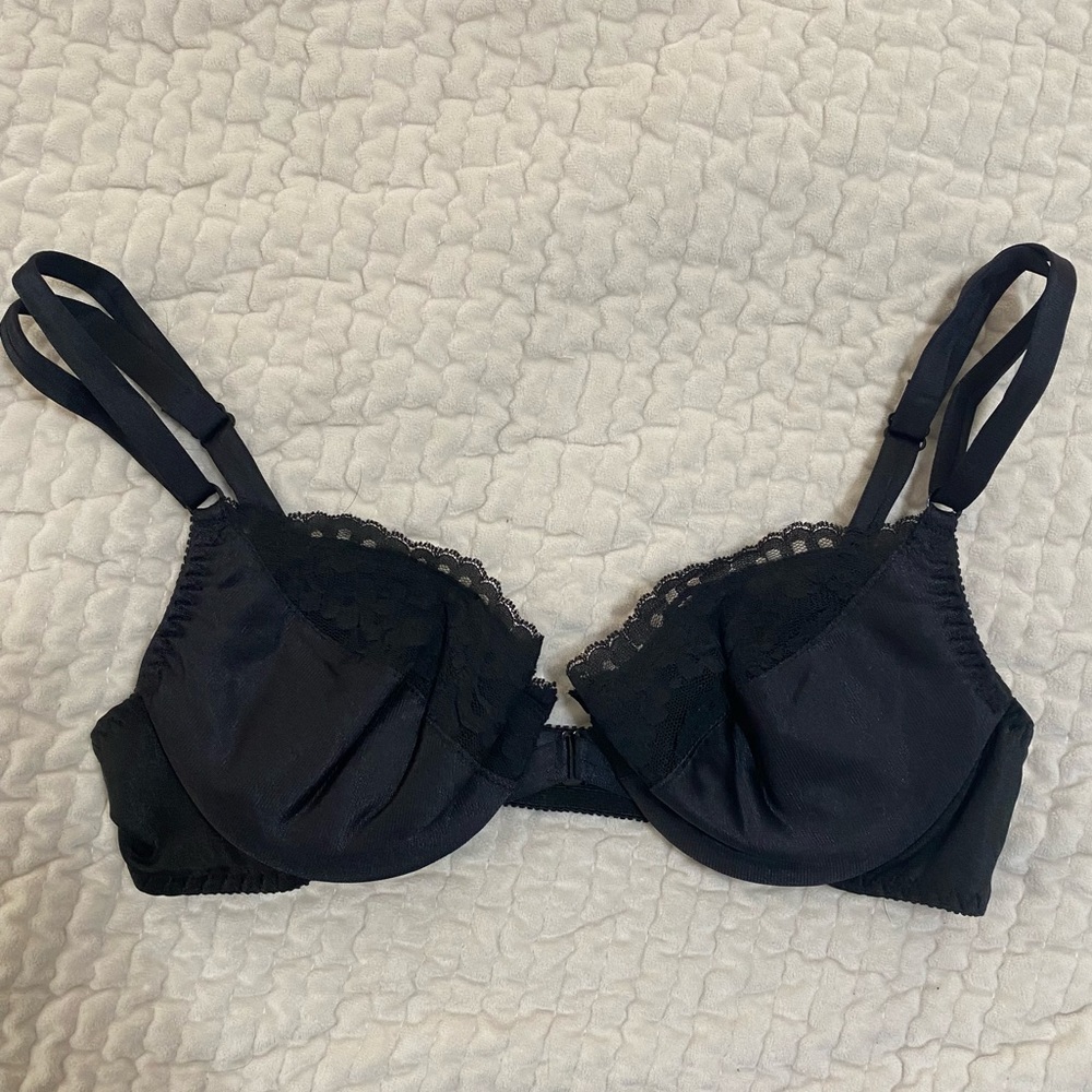 Vintage Black Lace Maidenform Bra - Gem